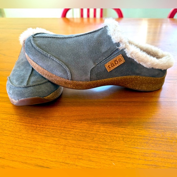 Taos Footwear | Shoes | Nib Womens Taos Future Fur Lined Clogs | Poshmark